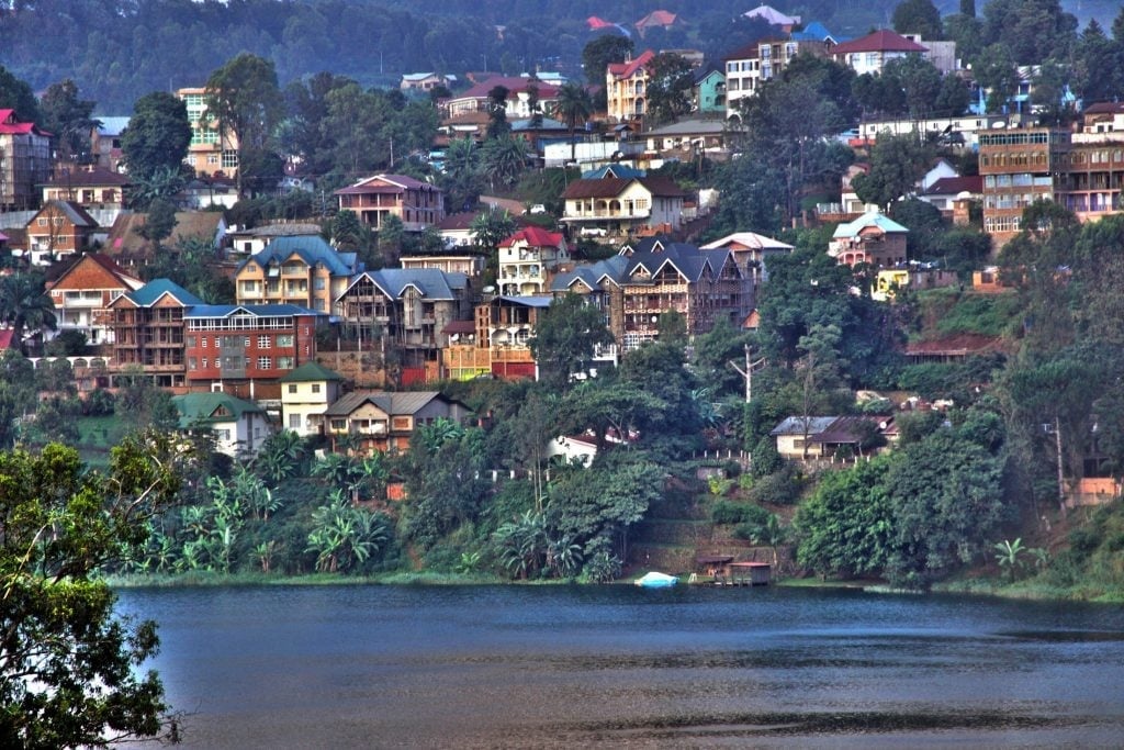 Congo Driving Guide: Road Rules & Advice