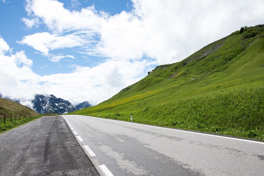 Austria Driving Guide: Road Rules & Advice