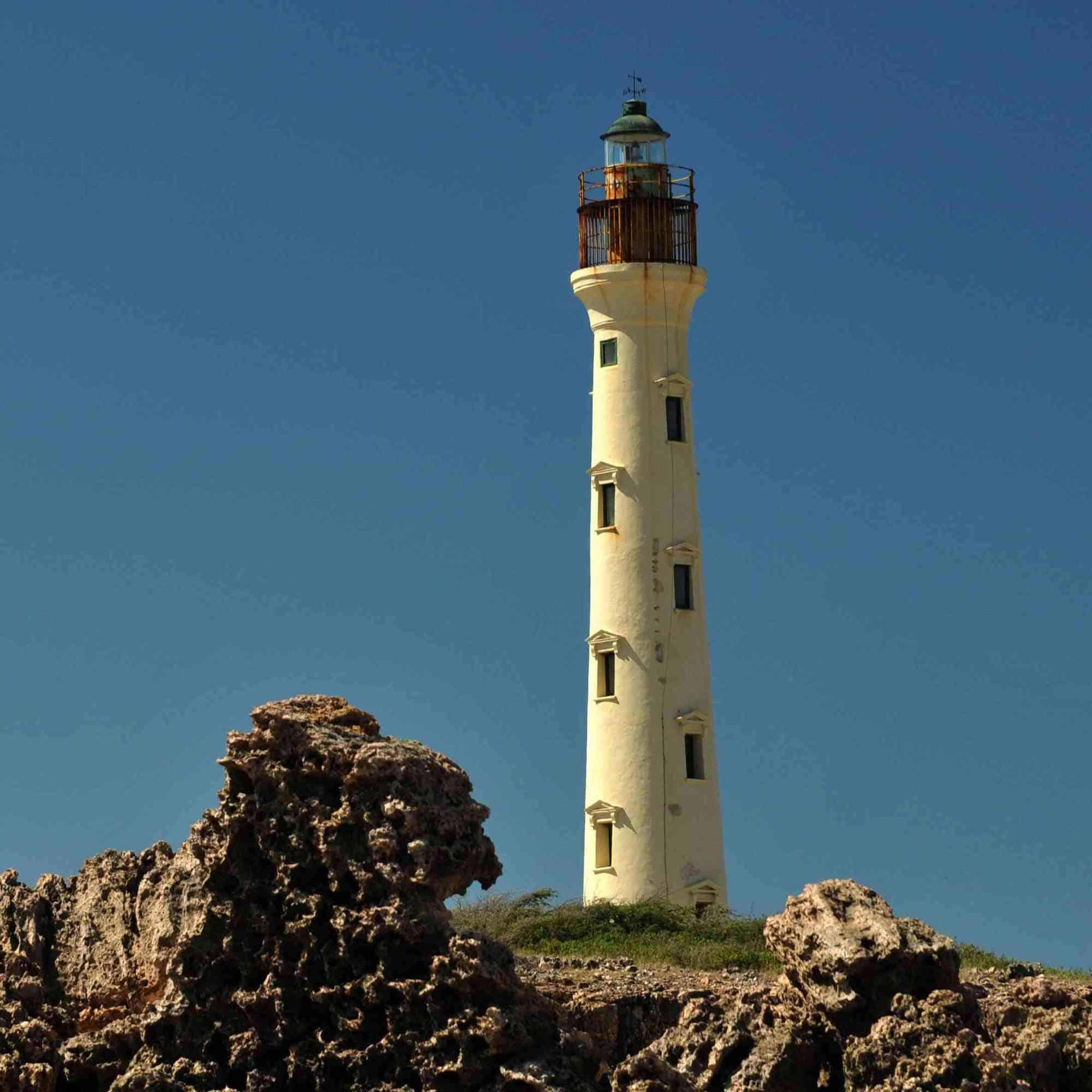 Driving in Aruba Guide: Ultimate Tips & Rules 2024