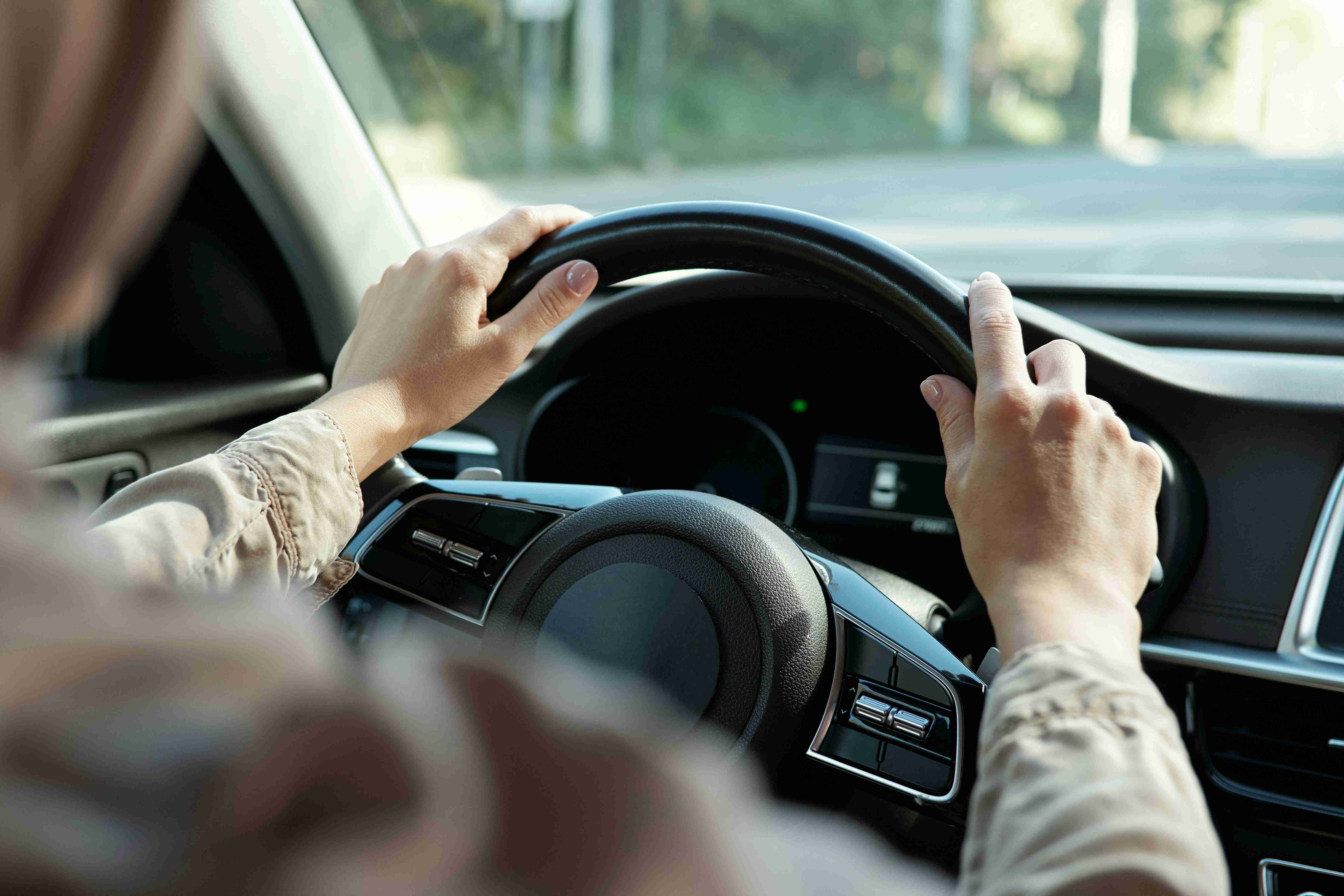 A Guide to Adapting to Left-hand and Right-hand Driving